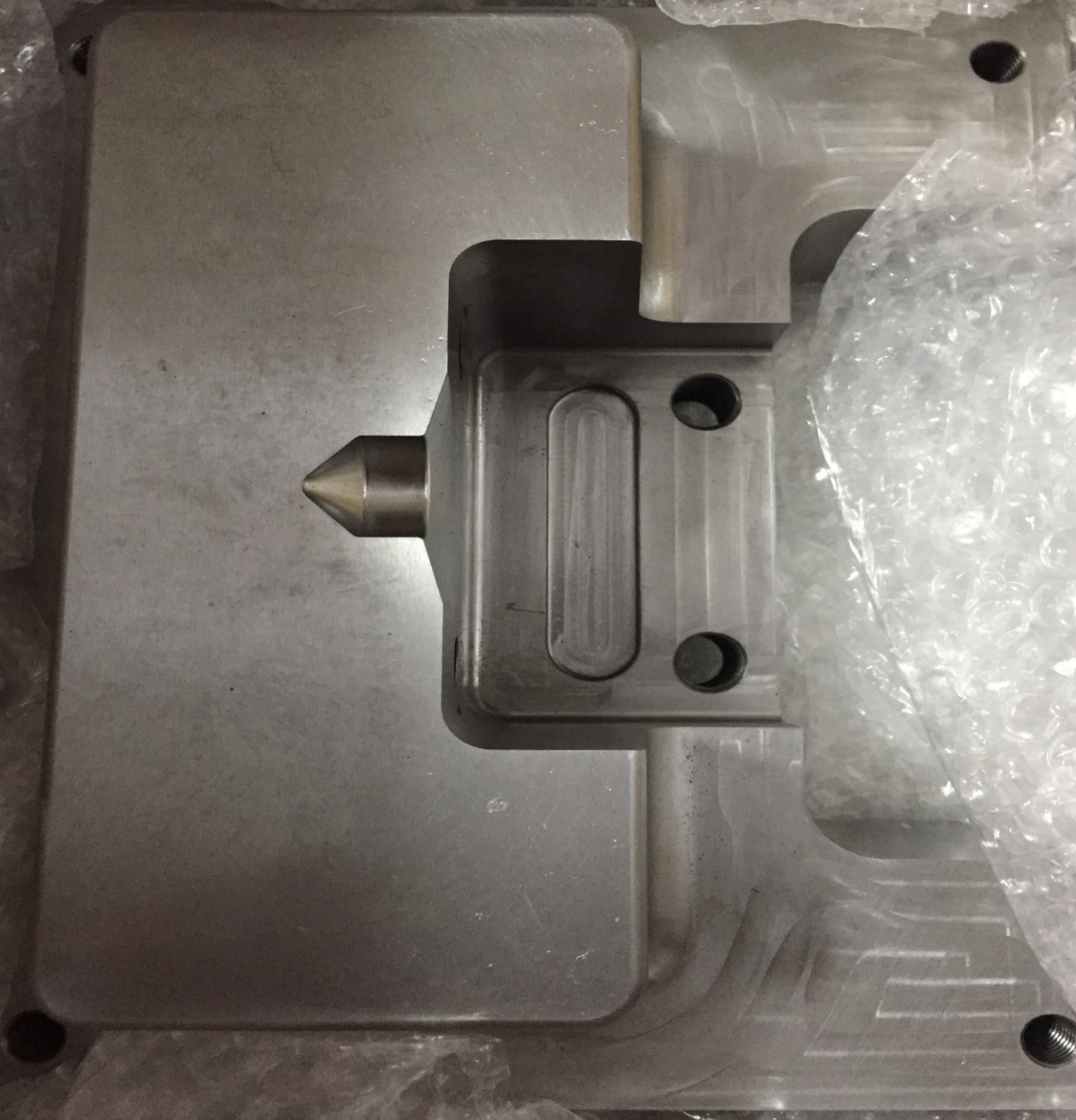 ダイキャスト金型部品 SKD61 | 株式会社ホロムア | 金属加工・樹脂加工・部品の加工商社